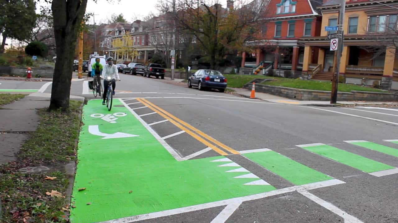 How to use a Contra-flow Bike Turn Box - BikePGH : BikePGH