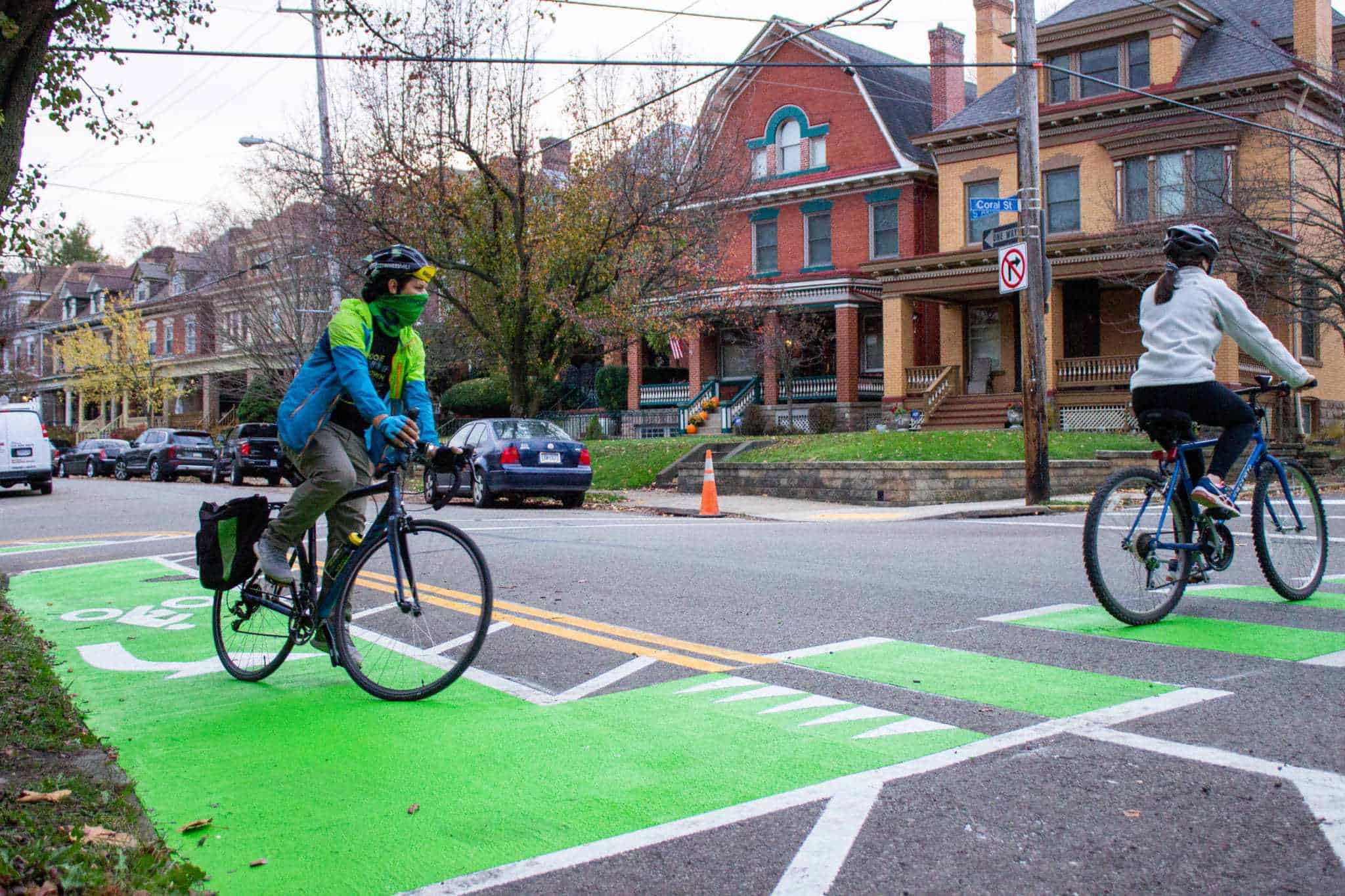 How to use a Contra-flow Bike Turn Box - BikePGH : BikePGH